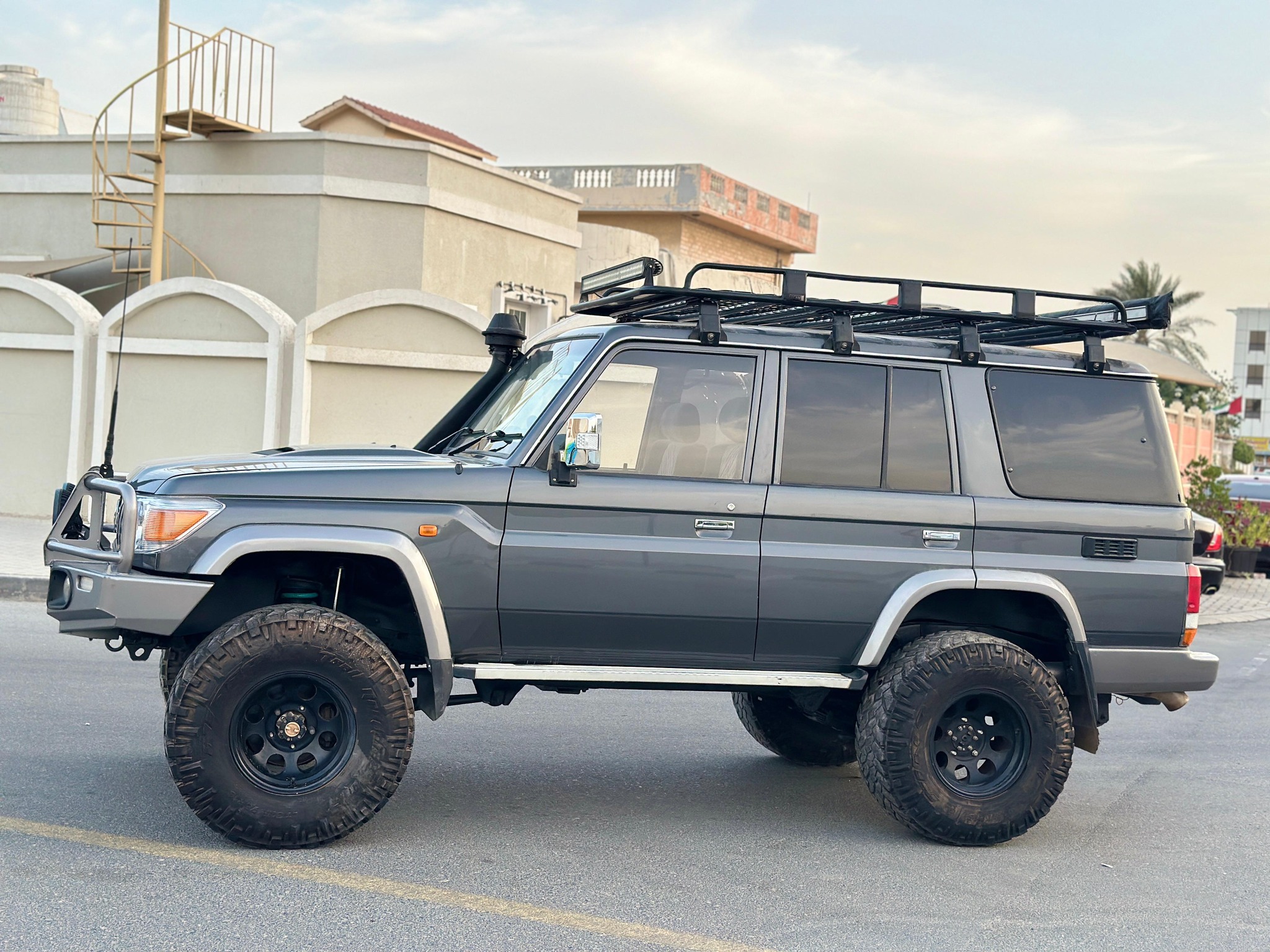 Toyota Landcruiser V8 Diesel Model 2011 - Dulaa Motors FZE | CarDealer